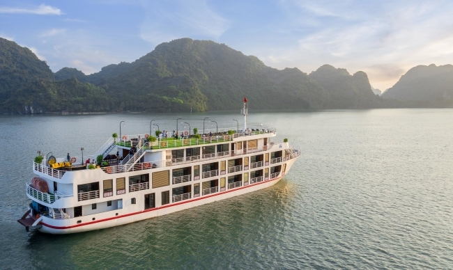 Du thuyền Magenta 2 ngày 1 đêm - Du lịch Hạ Long AZGo Travel